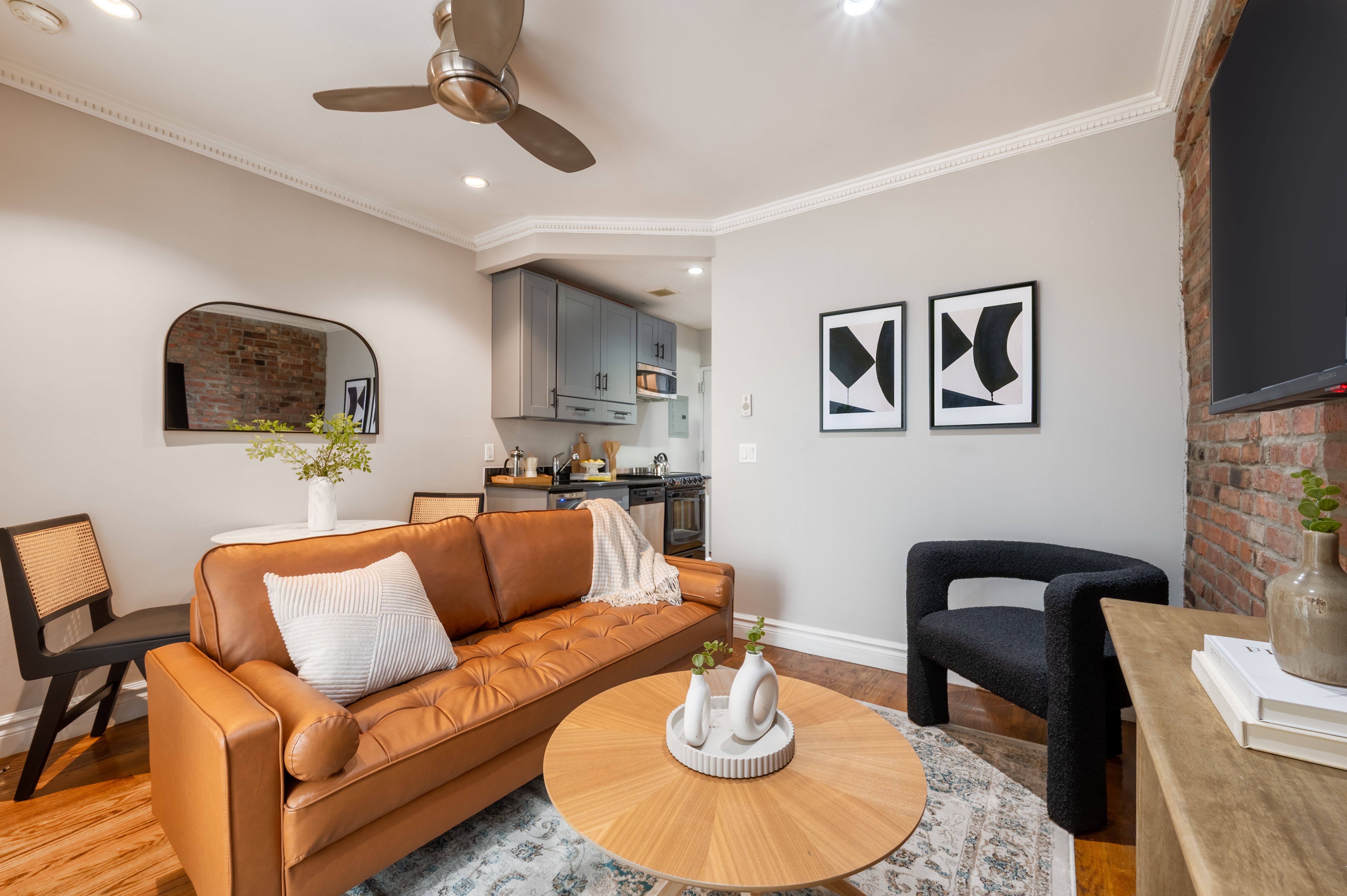 Orchard St. | Lower East Side, New York | Roomrs