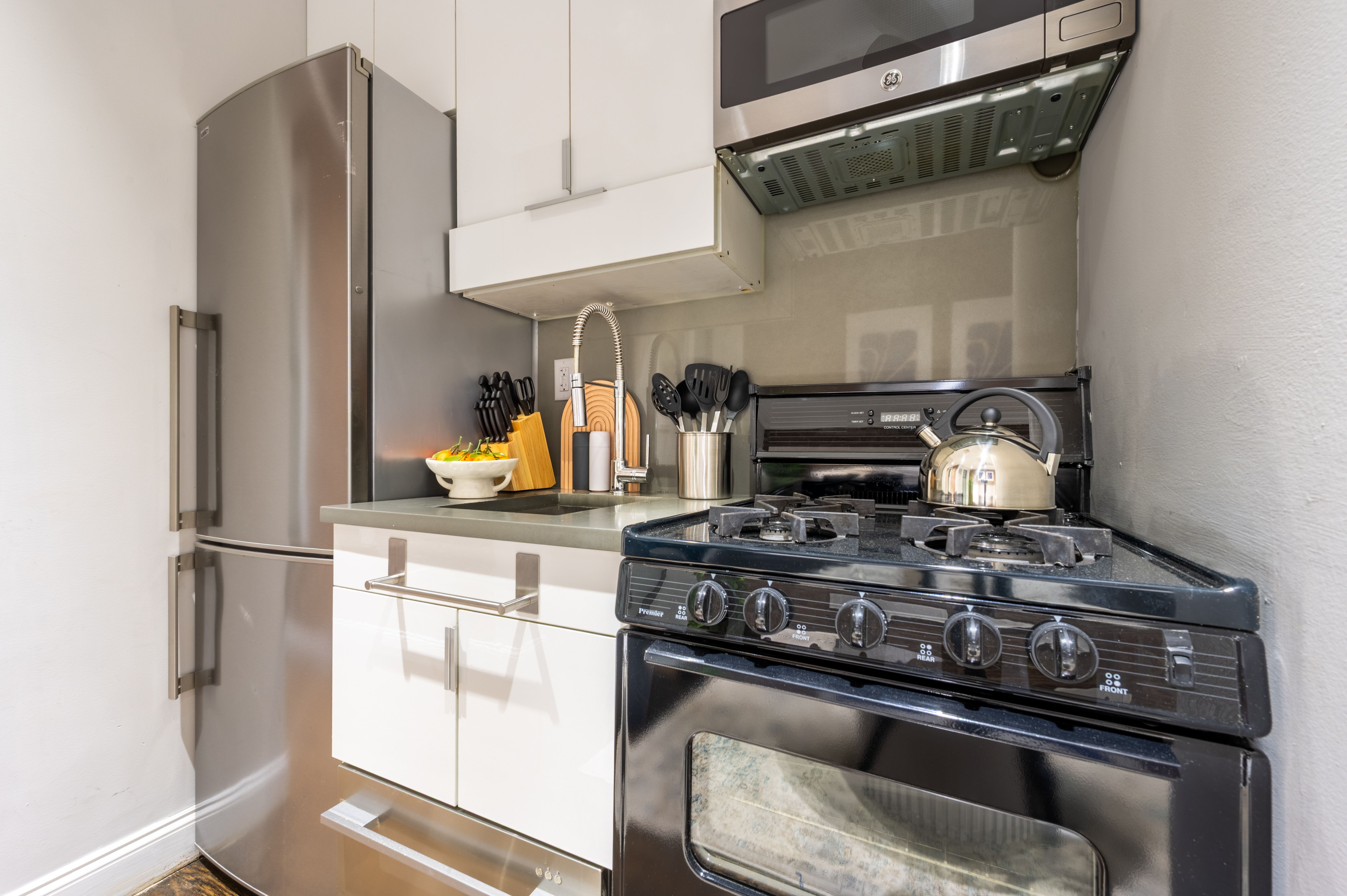 W 103rd St #3B - Room in Upper West Side, New York | Roomrs