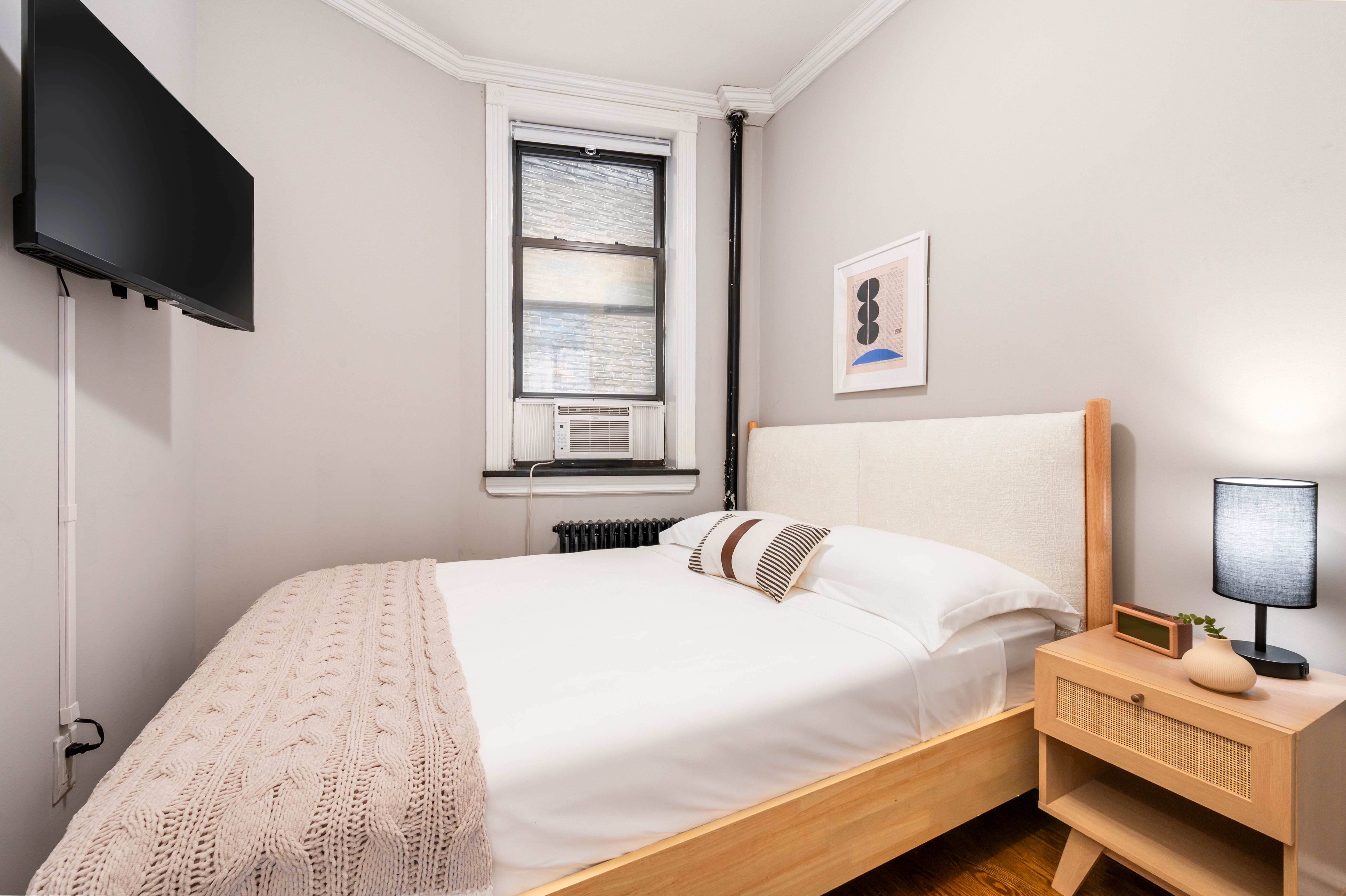 East 35th St #22 | Midtown, New York | Roomrs