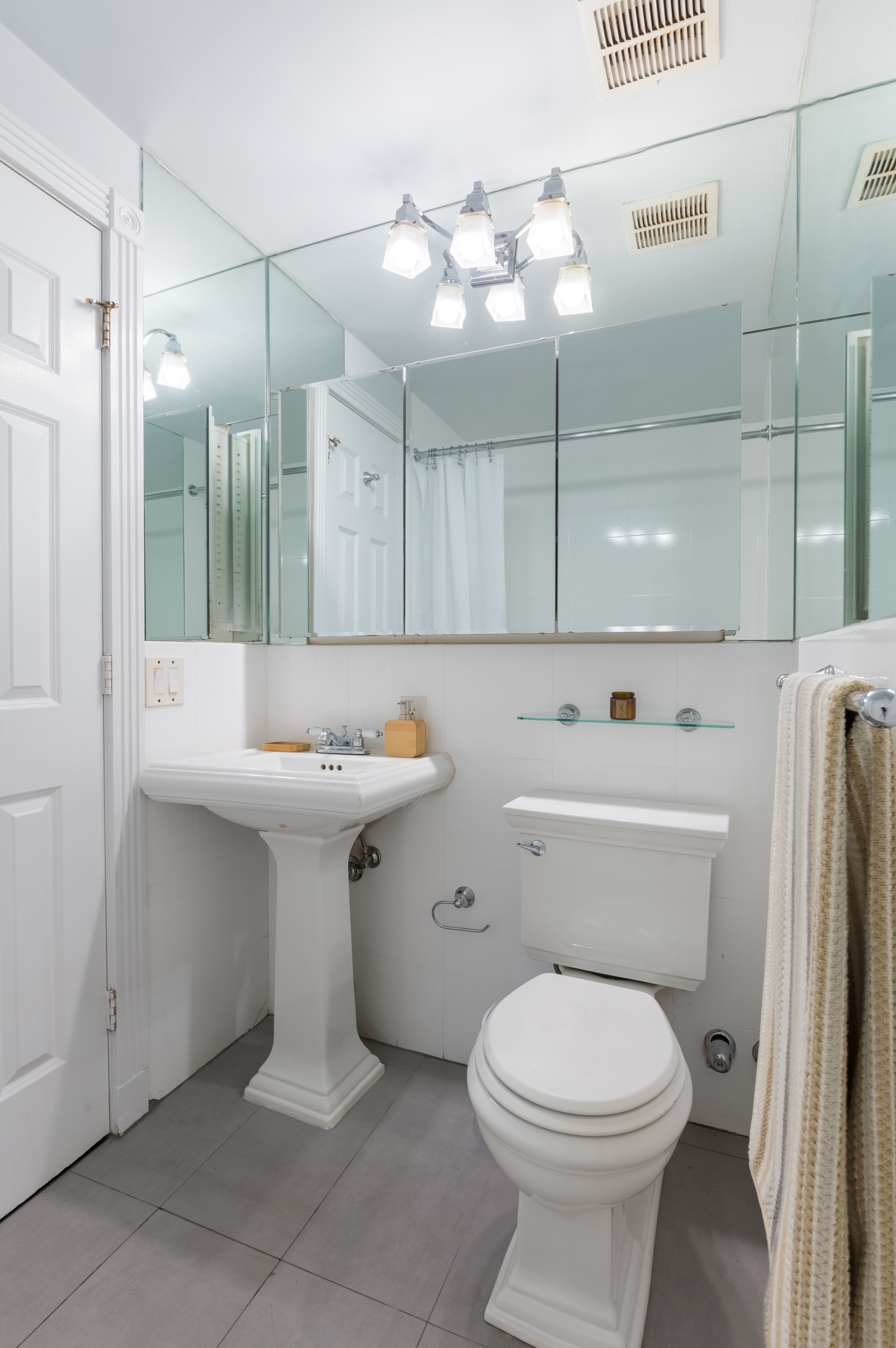 439 West 50th St | Hells Kitchen, New York | Roomrs